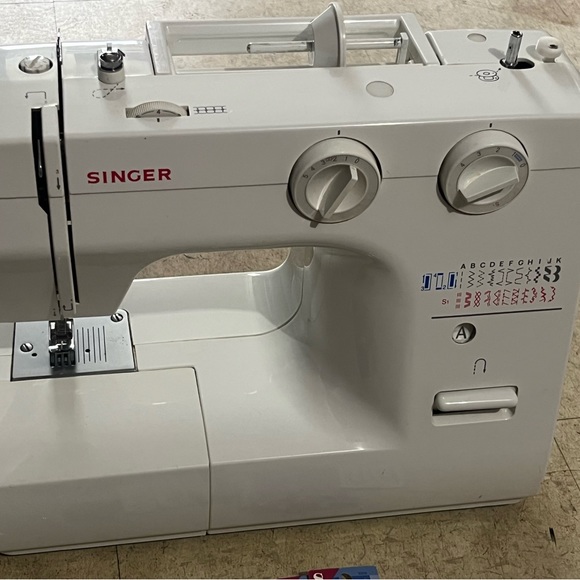 Singer | Other | Singer Portable Electric Sewing Machine Model 12 40 ...
